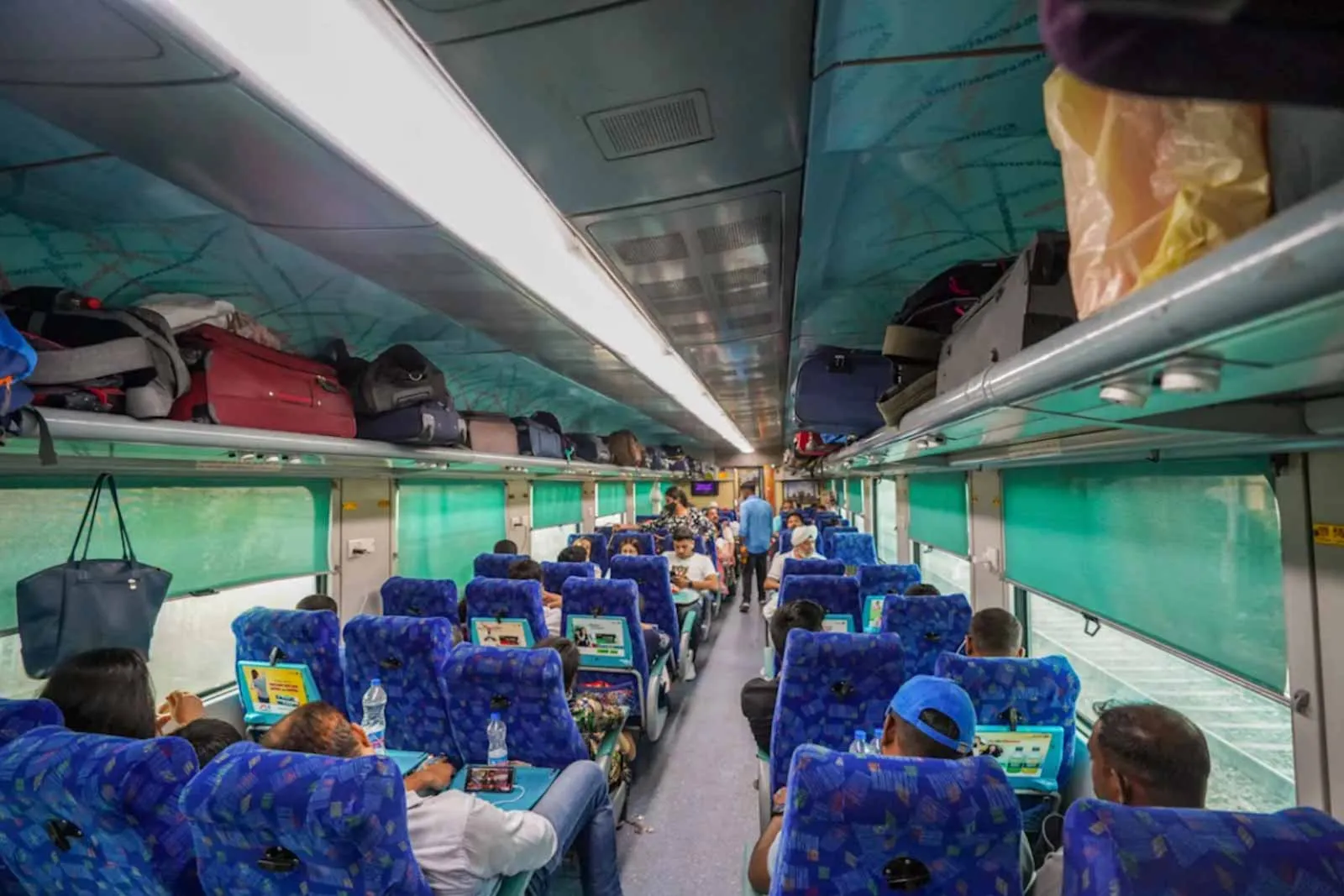 Taking the Train Agra to Delhi: Tickets, Options and Honest Review.