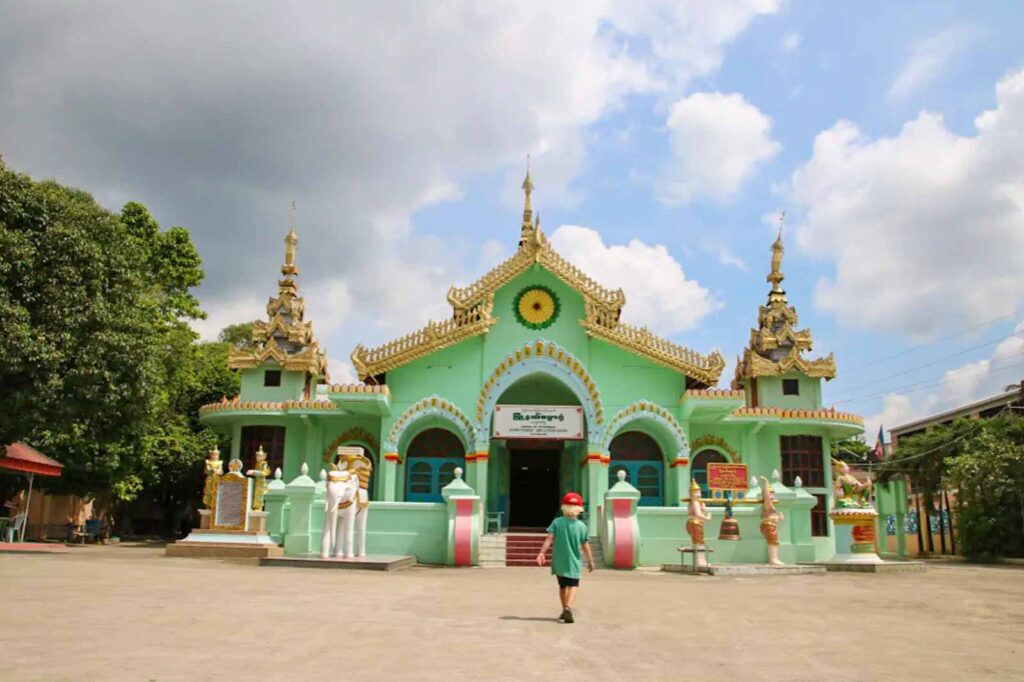 5 Things To Do In Tachileik Myanmar: Visiting From Thailand.